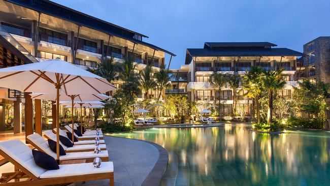 Five-Star Bogor Pullman Stay with Sweeping Mountain Vistas, Multiple ...