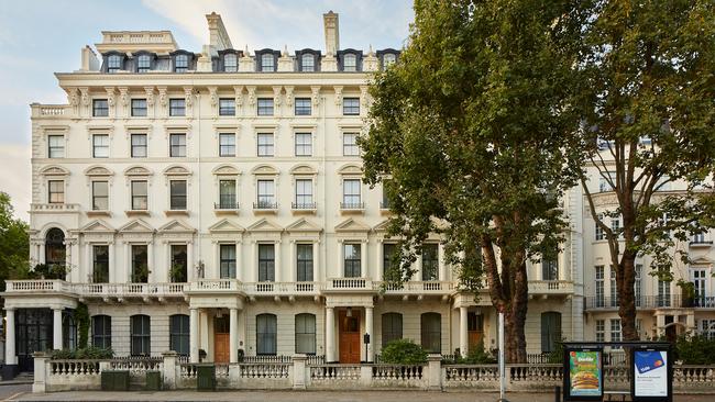 Elegant Victorian-Inspired Central London Apartment Stay overlooking ...