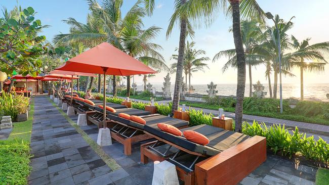 Beachfront Legian Family-Friendly Paradise with 10 Restaurants and Bars ...