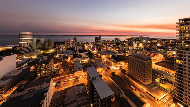 Contemporary Darwin City Break Overlooking the Harbour, Darwin, Australia