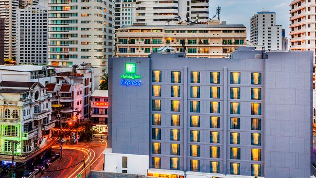 Bangkok Sukhumvit Soi 11 Stay Near Malls and Nightlife, Bangkok, Thailand