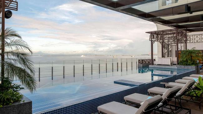 Manila Bayside Golden-Age Glamour with Rooftop Infinity Pool & Spa ...