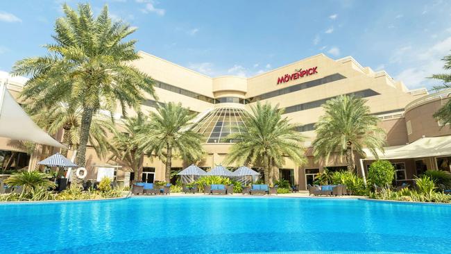 Arabian Opulence in Bahrain with Lagoon Views, Onsite Dining, Infinity ...