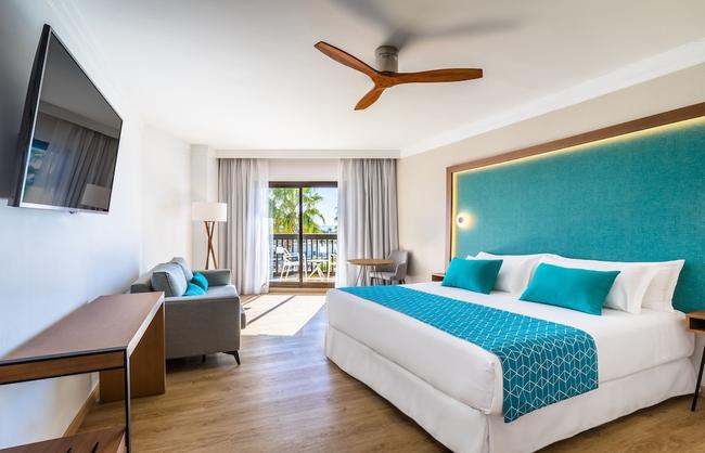 Best Luxury and 5 Star Hotels and Resorts in Retamar, Almeria ...