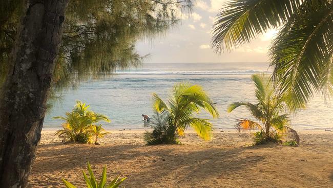 Cook Island Sunset Coast Beachfront Retreat, Rarotonga, Cook Islands