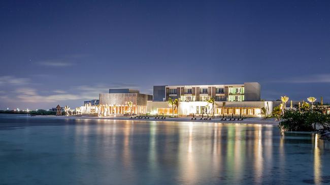 Cancun Five-Star Oceanfront Sanctuary with Eight Mouthwatering ...