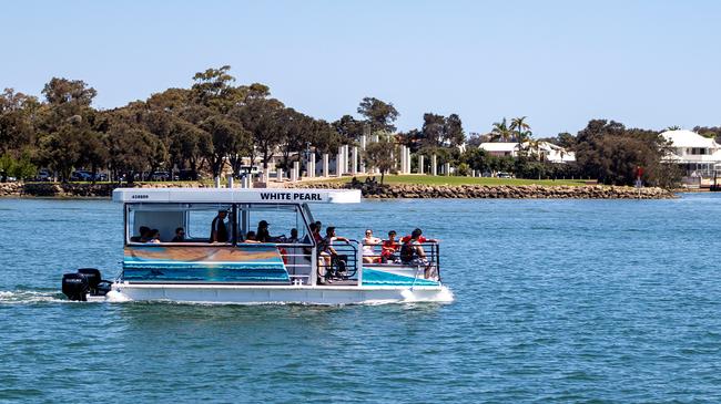 Perth: One-Hour Scenic Dolphin-Watching Cruise through Mandurah Canals