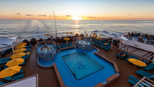 Sydney: 3-Day Carnival Getaway Cruise with Fun Days at Sea | Luxury