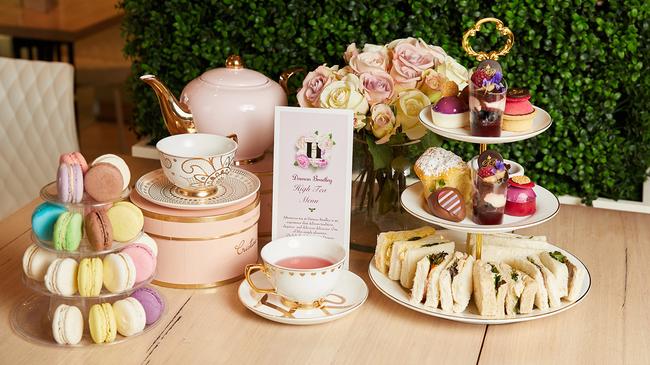 Melbourne: Luxury High Tea with Sparkling Moscato Rosé or Prosecco
