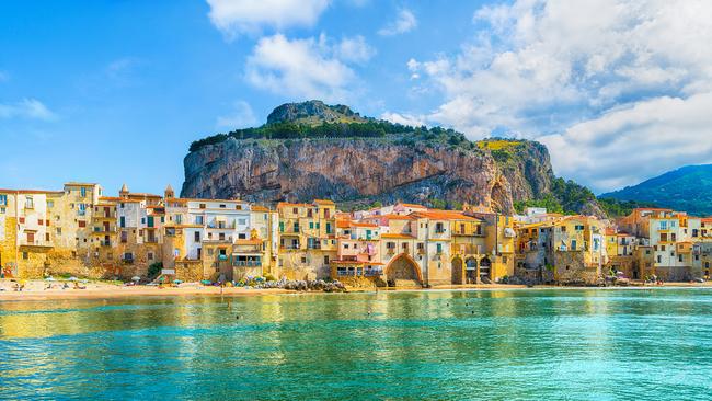 Sicily Highlights Tour by Train with Mount Etna Wine Tasting, Baroque ...