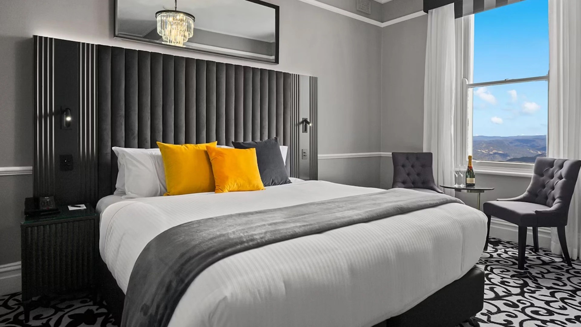 Iconic Blue Mountains Heritage Luxury with Daily Sparkling Wine ...