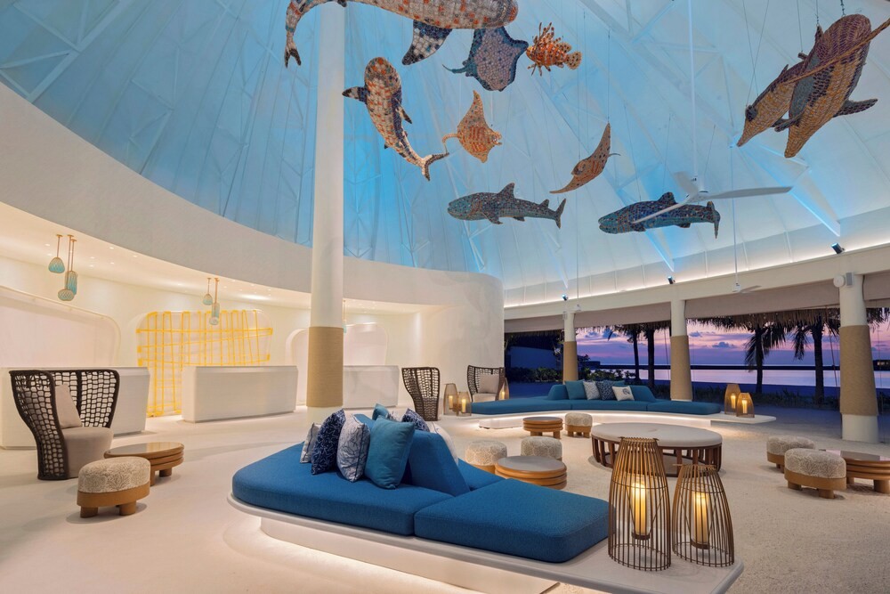 Centara Mirage Lagoon Maldives, Kodhipparu Falhu - Luxury Escapes AU