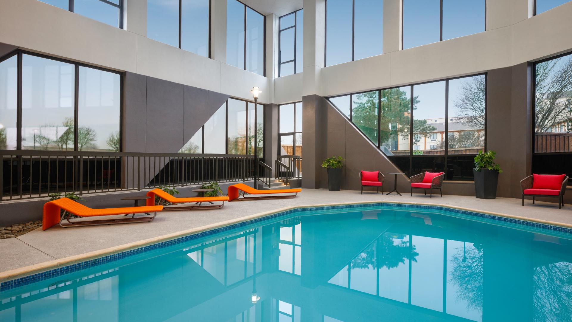 Chic Dallas Escape near Downtown with Indoor Pool & Onsite Bar & Grill ...