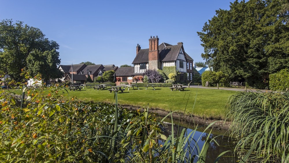 The Moat House, Stafford - Luxury Escapes US
