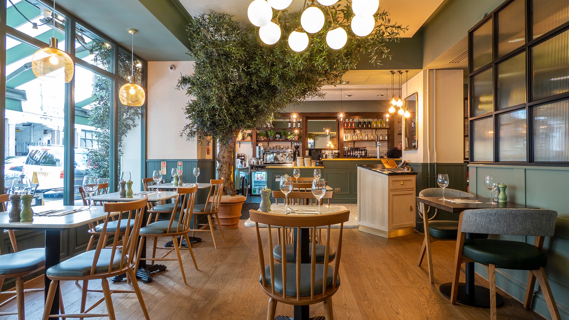 Arty London City Escape with Upscale Italian Restaurant, London, United ...