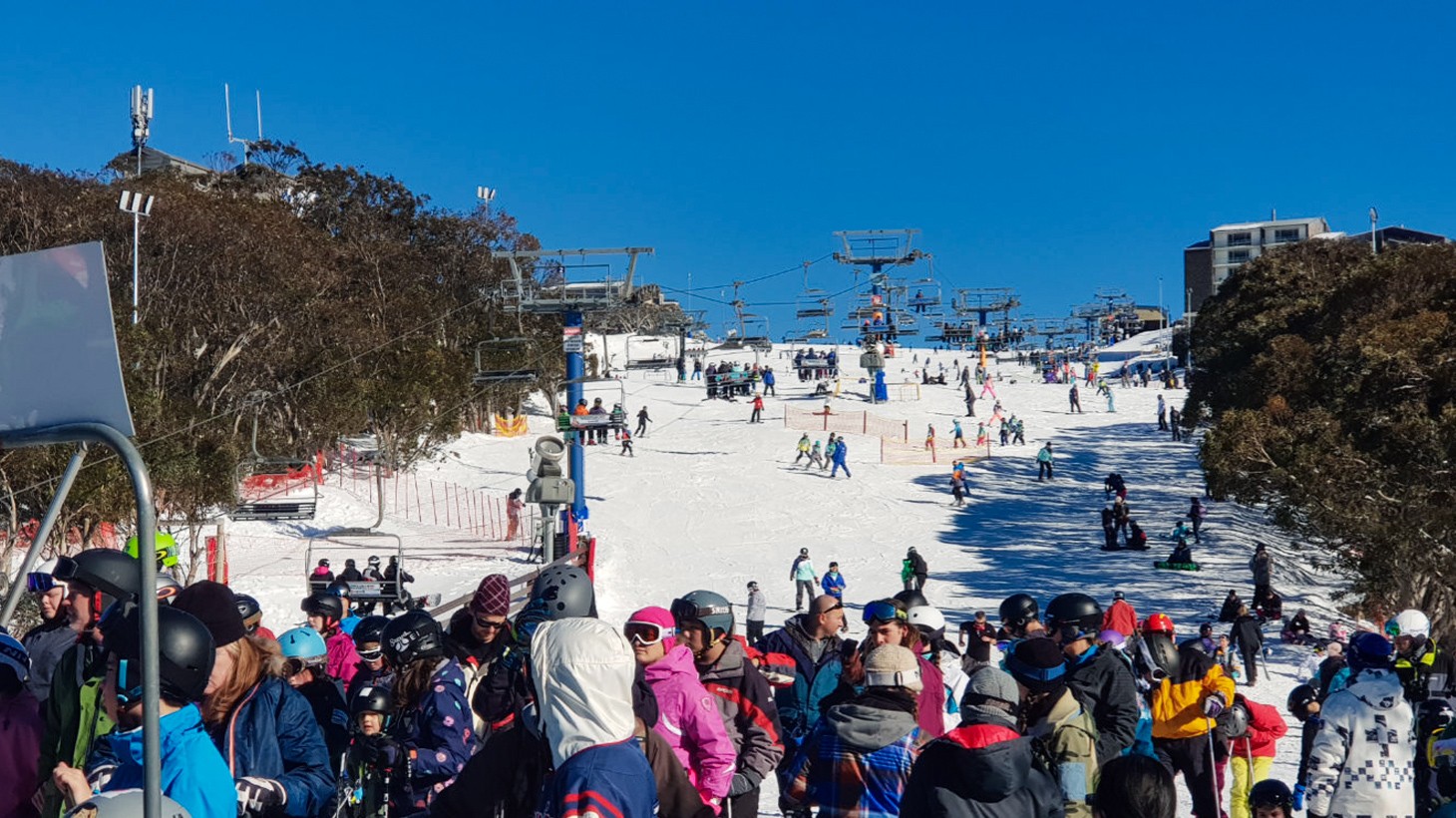 Victoria: Full-Day Tour to Mount Buller Snow Slopes with Discounted Hire