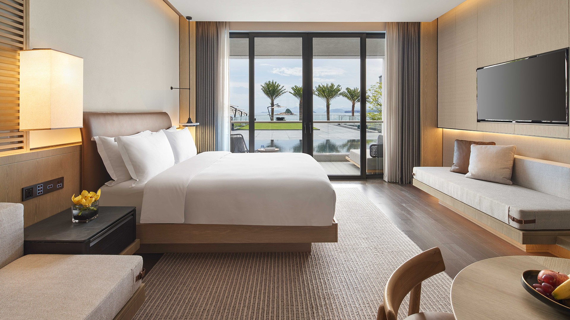 Five-Star Shenzhen Beachfront Oasis with Ocean-Facing Infinity Pool ...