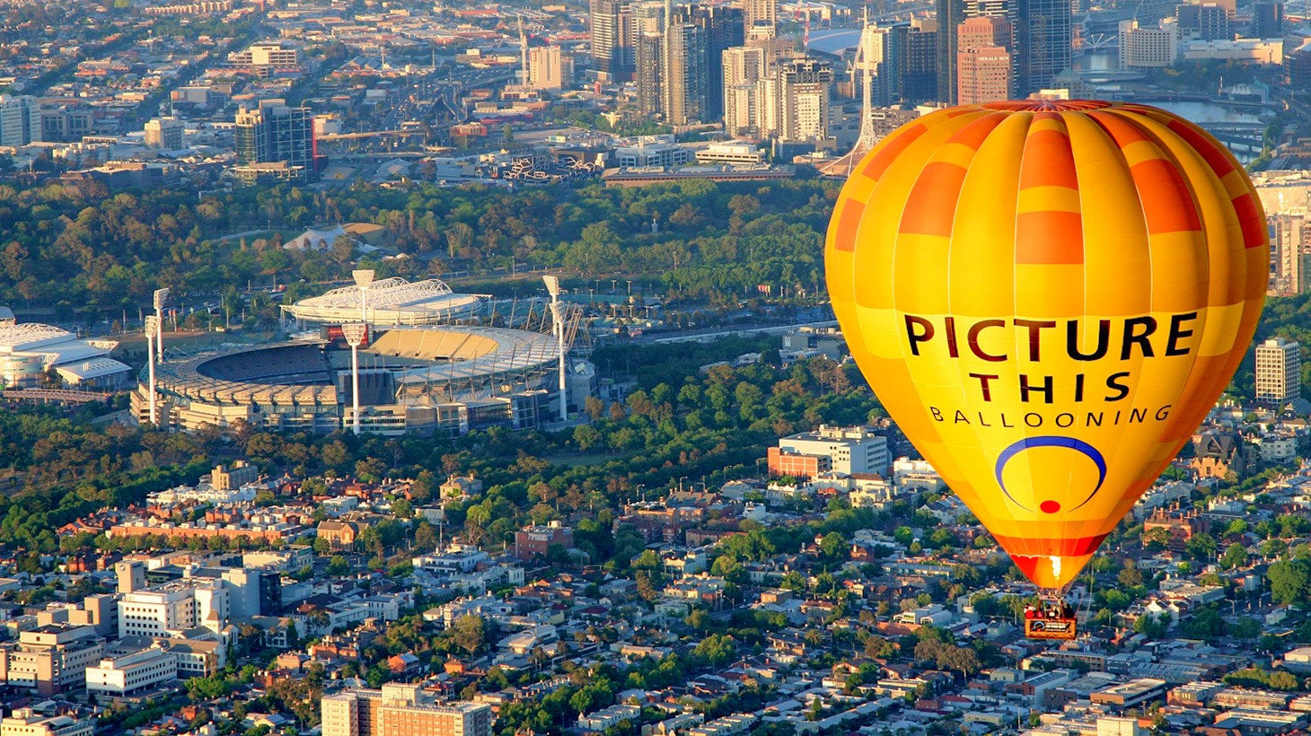 Melbourne Mesmerising Hot Air Balloon Flight over Melbourne CBD with Champagne Breakfast at Sofitel Hotel
