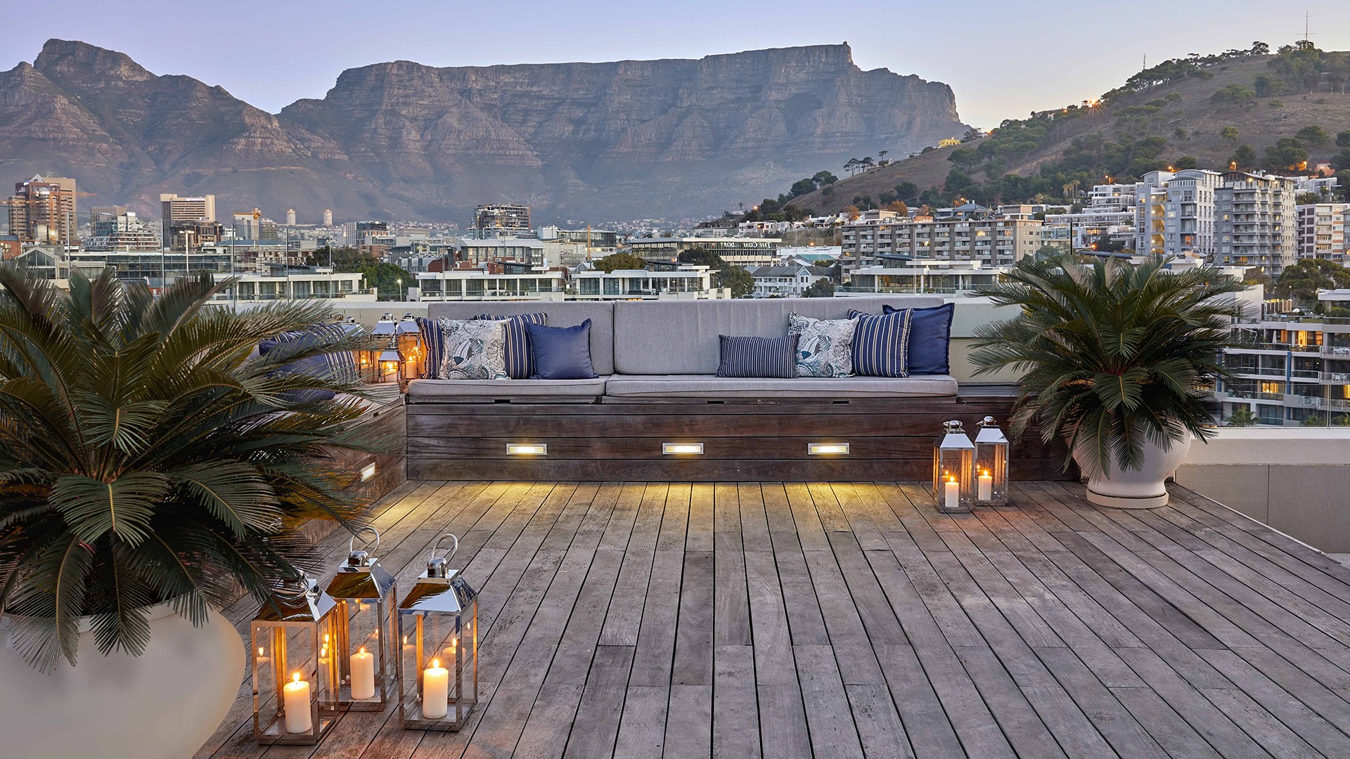 Five-Star One&Only Cape Town Waterfront Resort with Table Mountain ...
