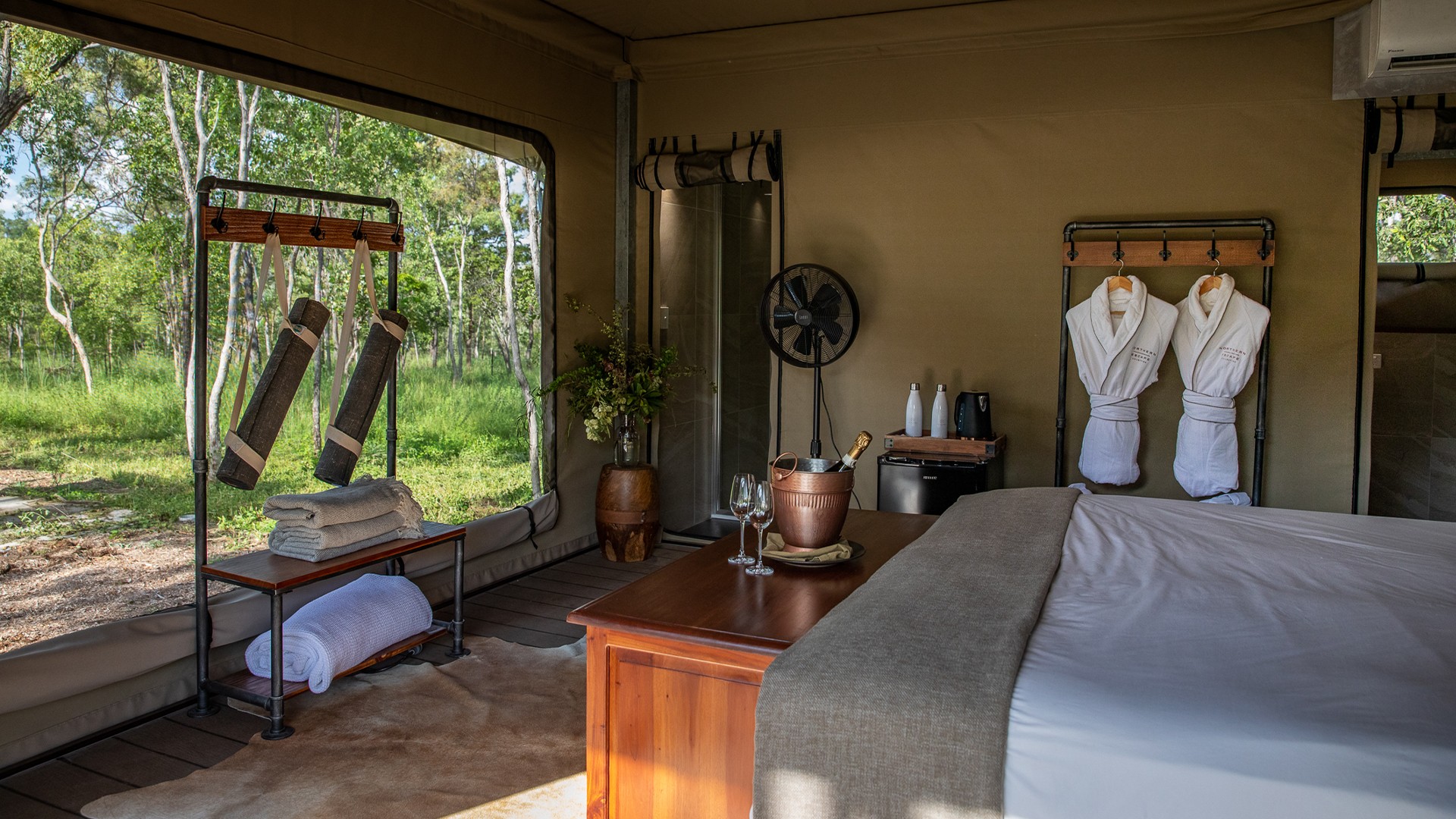 Ultra-Luxurious Queensland Outback Lodge Serenity with Mt. Mulligan ...