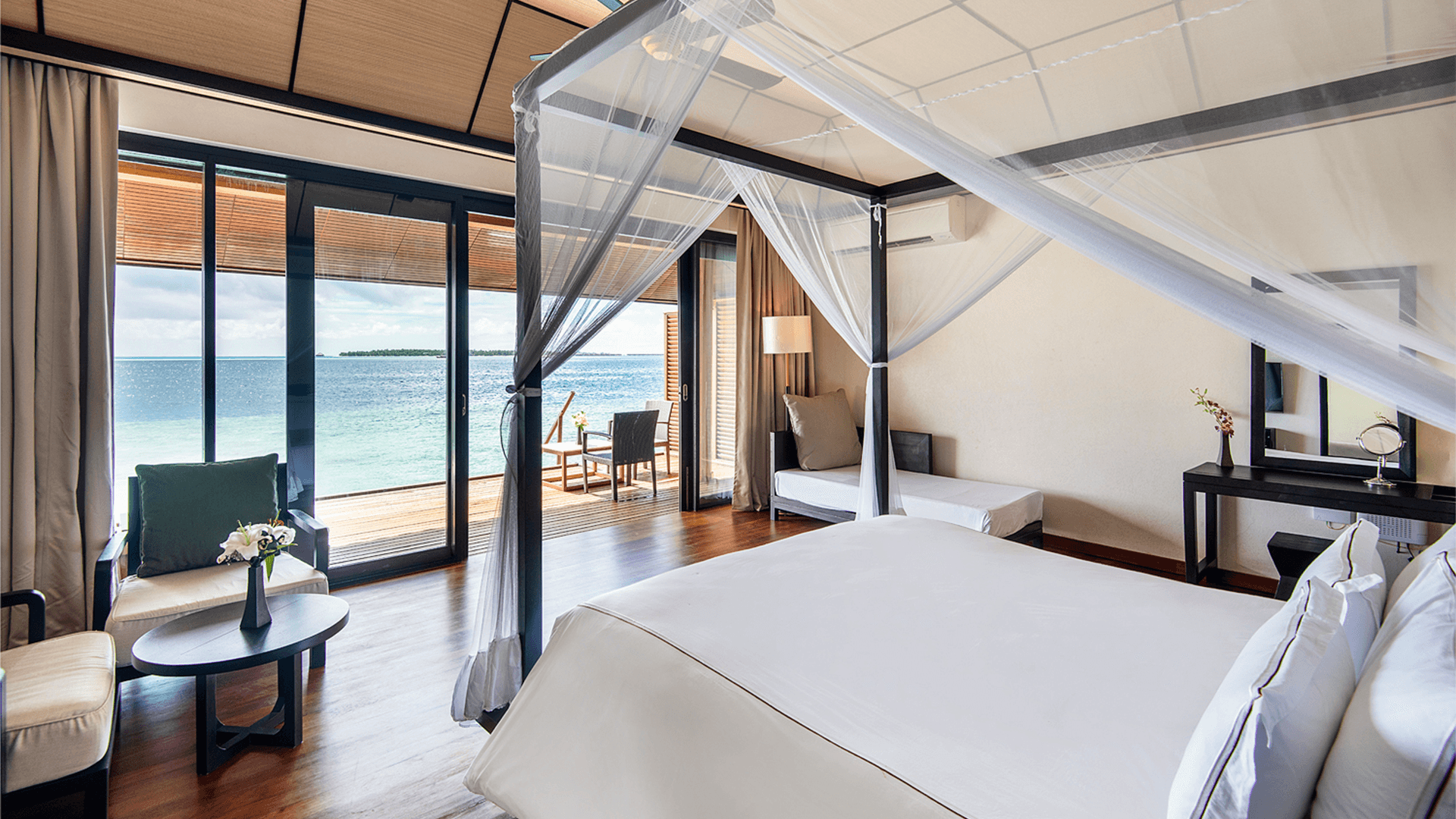 Lily Beach Resort & Spa (Huvahendhoo) - Today's 2025/26 Deal - Luxury ...