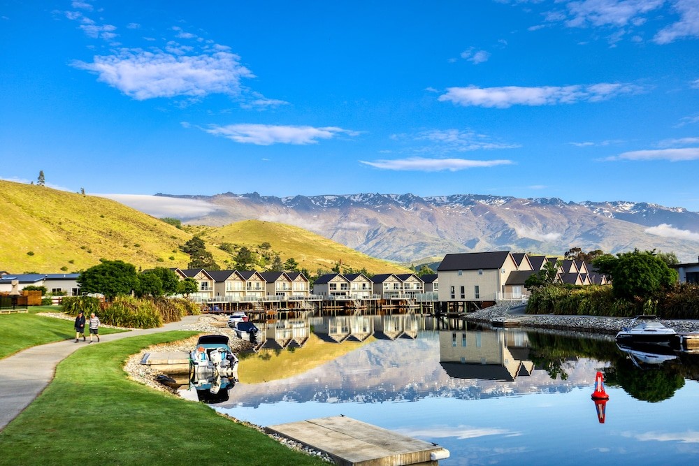 Marsden Lake Resort Central Otago, Mount Pisa - Luxury Escapes US
