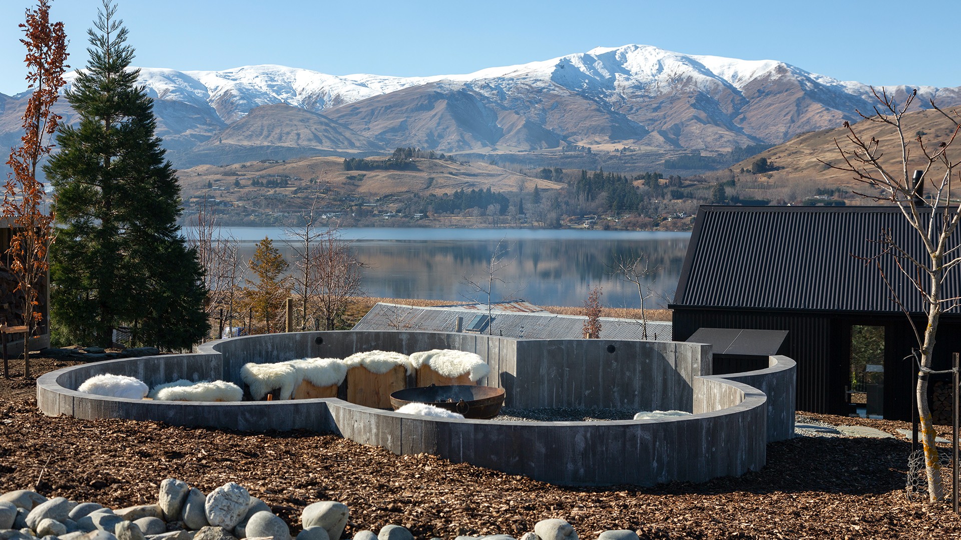 Contemporary Queenstown Self-Contained Cottages Overlooking Lake Hayes ...