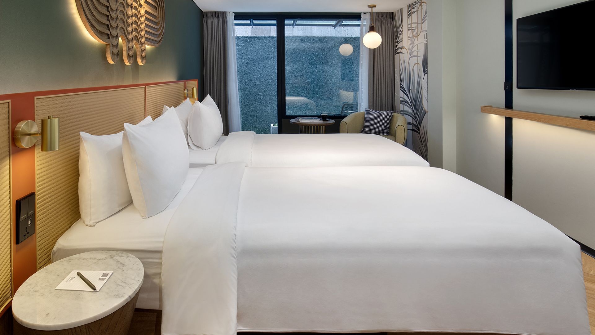 Kuta Beachfront Retreat with Rooftop Infinity Pool, Daily Breakfast ...
