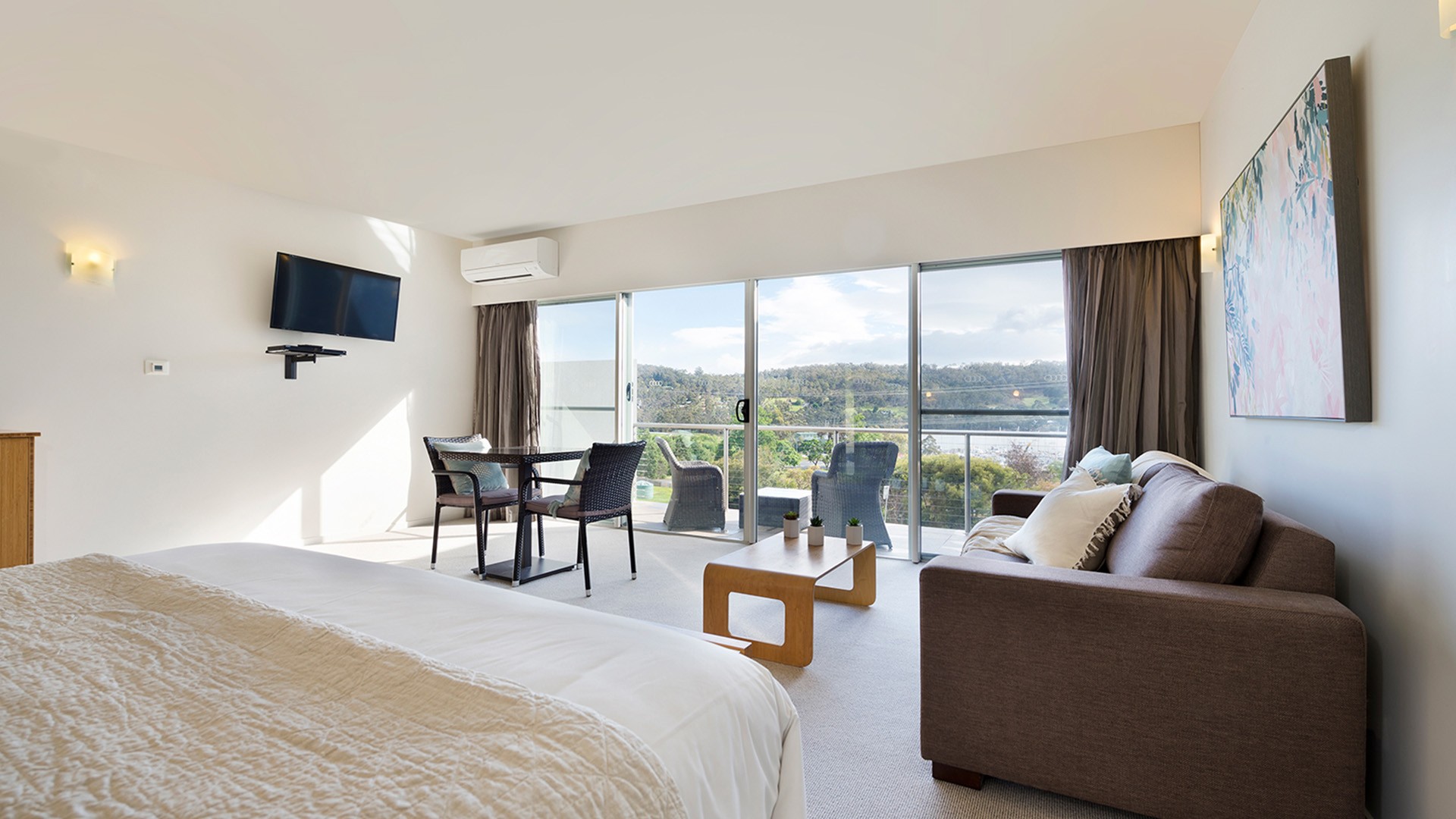 Tasmania Harbourfront Retreat at the Gateway to Bruny Island, Kettering ...